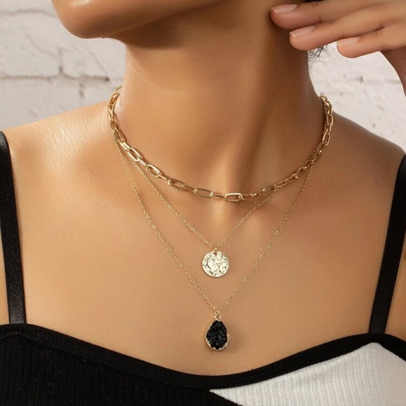 Jewelry | Newstunning Triple Layer Chain Necklace In Gold With A Black ...